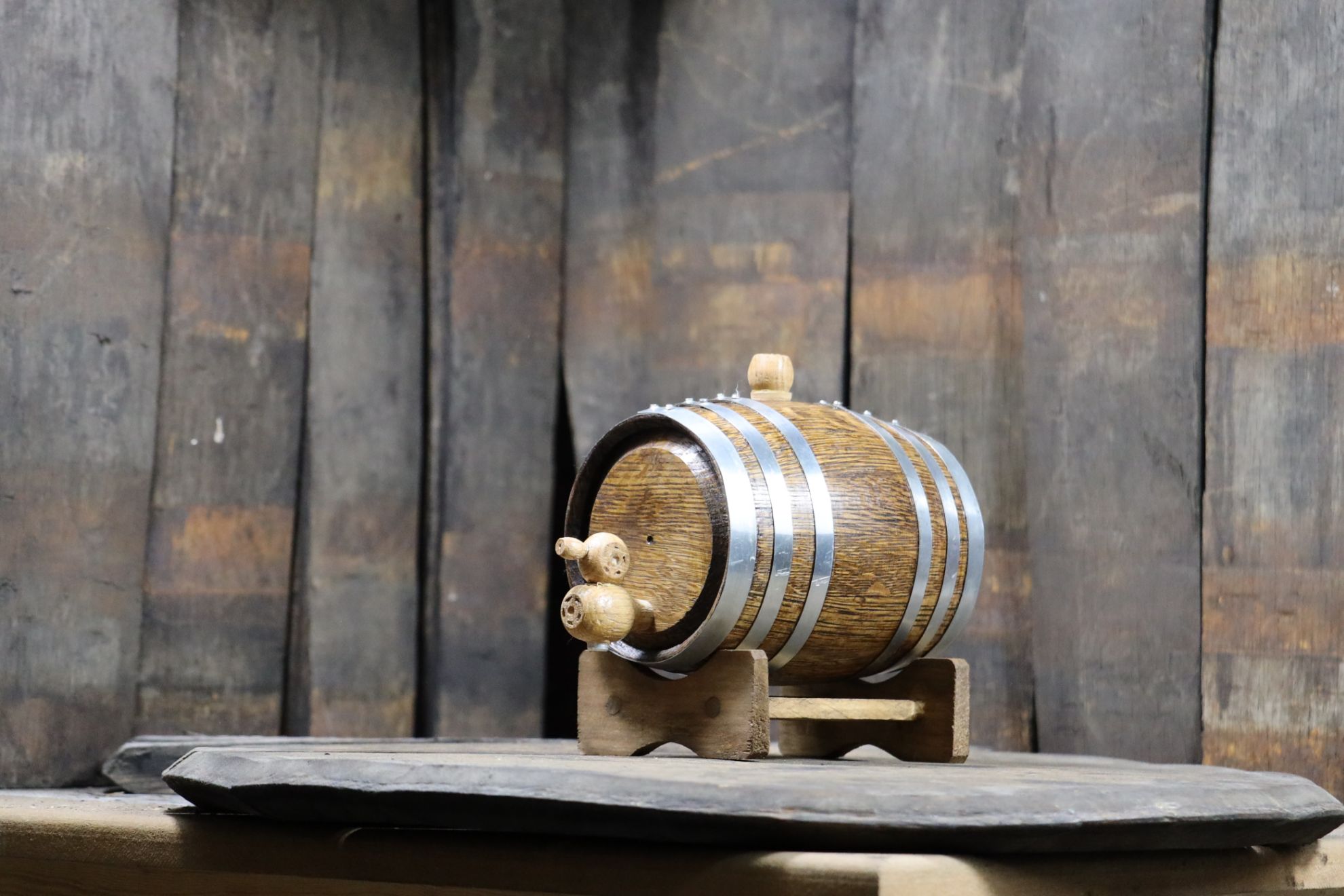 Dark Stain Oak Barrel with Galvanized Steel Hoops