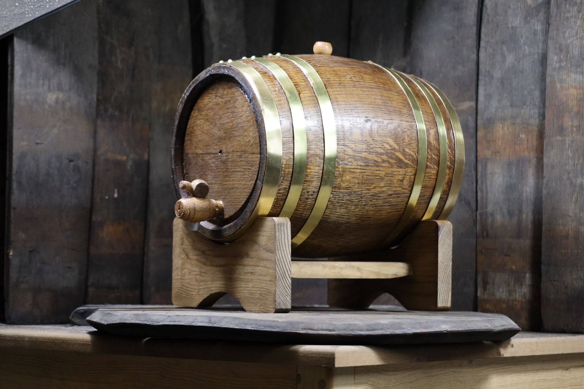 Dark Stain Oak Barrel with Brass Hoops